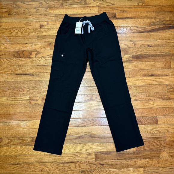 Figs | Pants & Jumpsuits | Figs Kade Cargo Scrub Pants Black | Poshmark